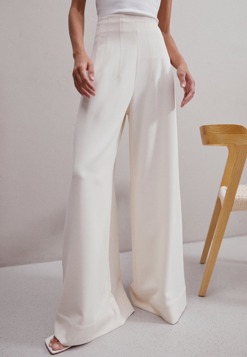 STAUD CALEB PANT - Stoffhose - ecru/offwhite - Zalando.de
