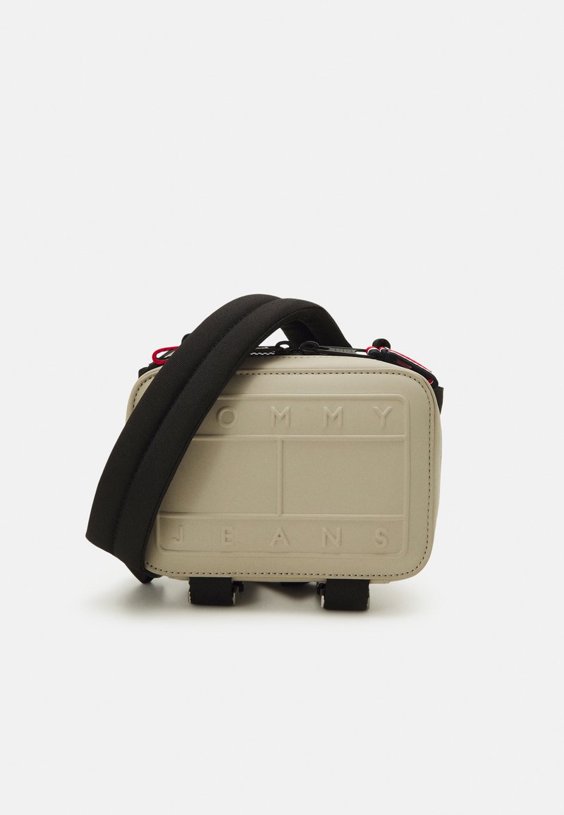 Tommy Jeans STREET TREK CROSSOVER UNISEX - Across body bag - pleasant ...