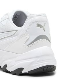 Puma INJECTOR - Zapatillas - white silver/blanco - Zalando.es
