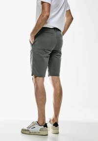Street One MEN BASIC CHINO - Short - grün/vert foncé chiné - ZALANDO.FR