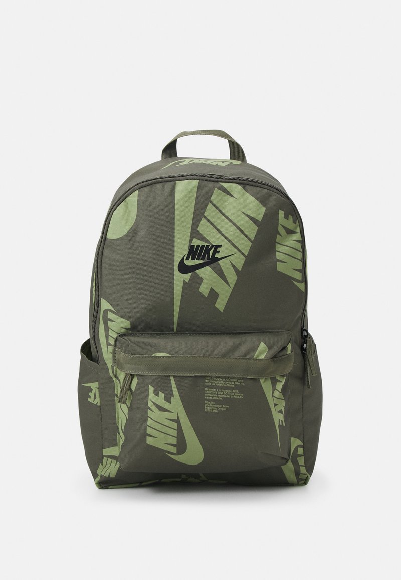 Nike Sportswear HERITAGE SHOE BOX UNISEX - Seljakott - medium olive ...