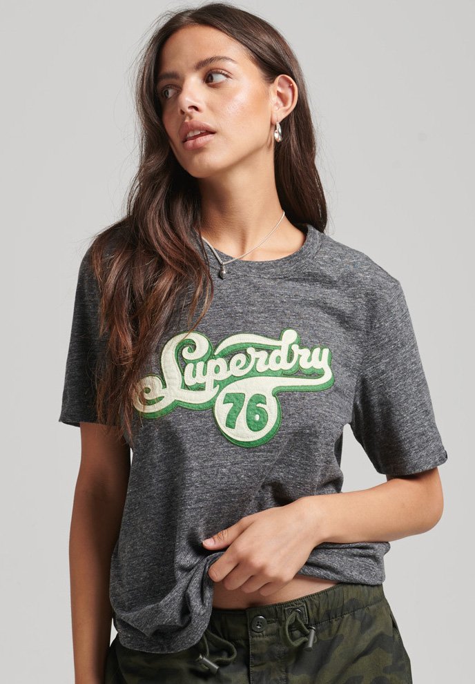 Superdry NOSTALGIA SCRIPT - T-Shirt print - garden ring snowy/hellgrau ...