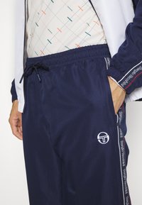 Sergio Tacchini MIDDAY - Trainingspak - dark blue/donkerblauw - Zalando.nl