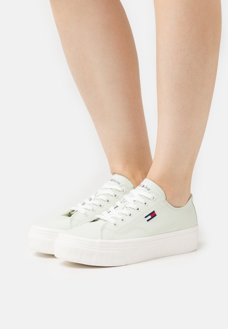 Tommy Jeans FLATFORM - Trainers - minty/light green - Zalando.co.uk