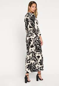 LolaLiza WITH FLORAL PRINT - Maxikleid - black/schwarz - Zalando