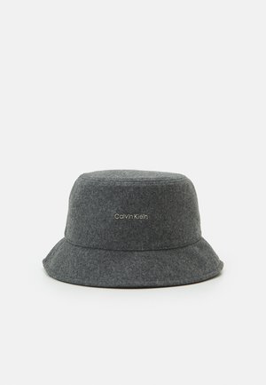 Calvin Klein MONOGRAM REVERSIBLE BUCKET HAT - Hut - black/schwarz ...
