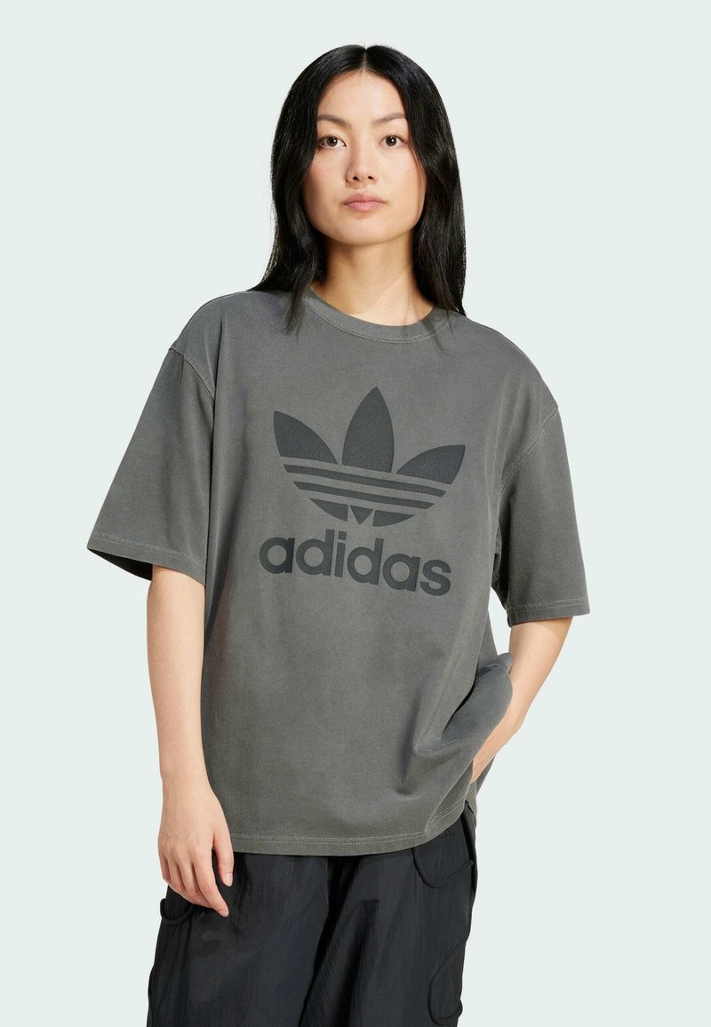 adidas Originals WASHED TREFOIL - T-shirts print - black/sort - Zalando.dk