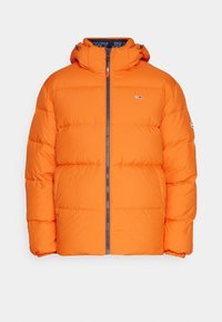 Tommy Jeans ESSENTIAL JACKET - Chaqueta de plumas - bonfire orange ...