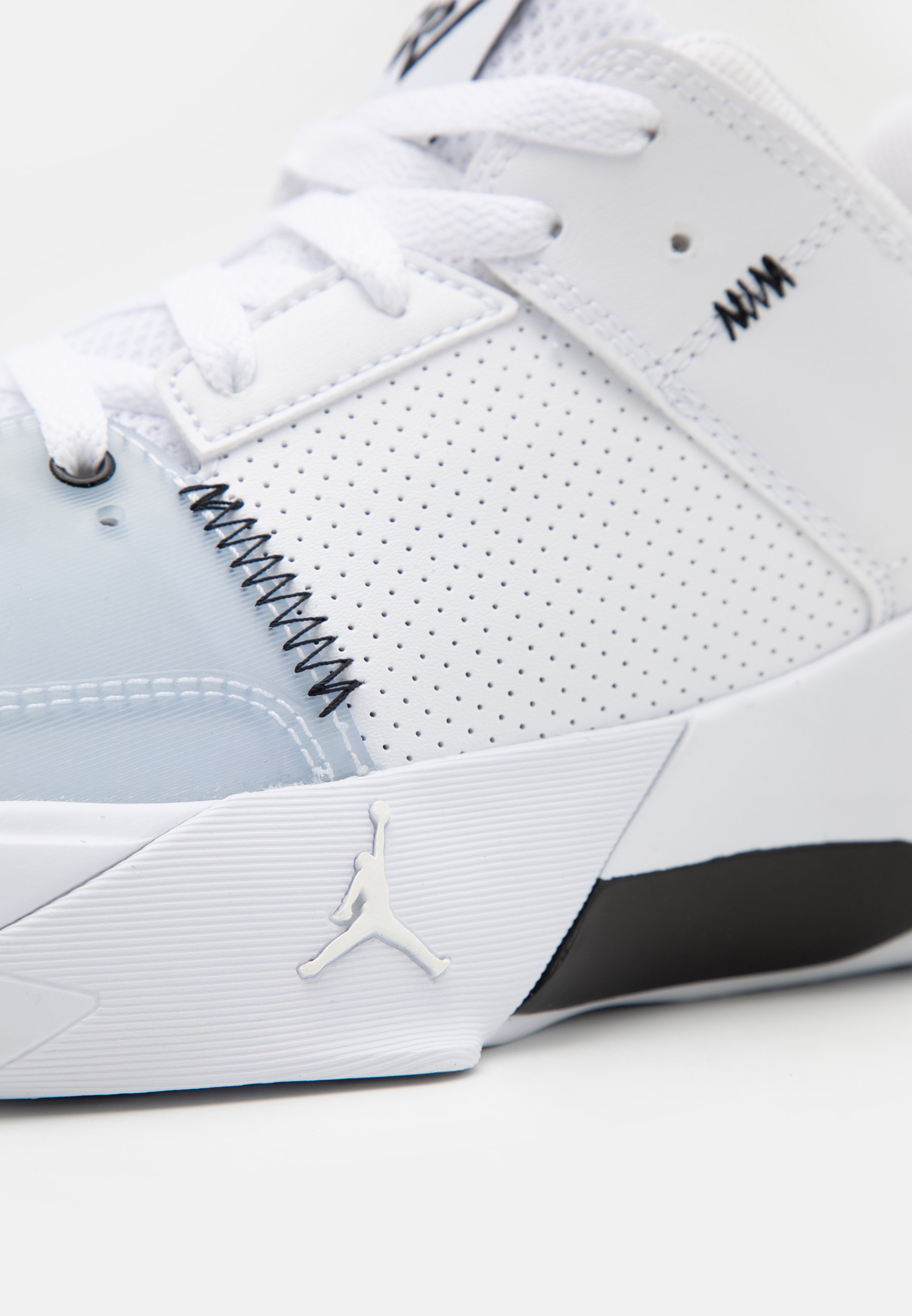 Jordan JORDAN ONE TAKE 5 UNISEX Basketball shoes white black arctic punch white Zalando
