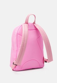 Guess BACKPACK UNISEX - Tagesrucksack - pink - Zalando.de