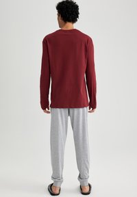 DeFacto SET REGULAR FIT COMBINATION - Nachtwäsche Set - bordeaux - Zalando.de