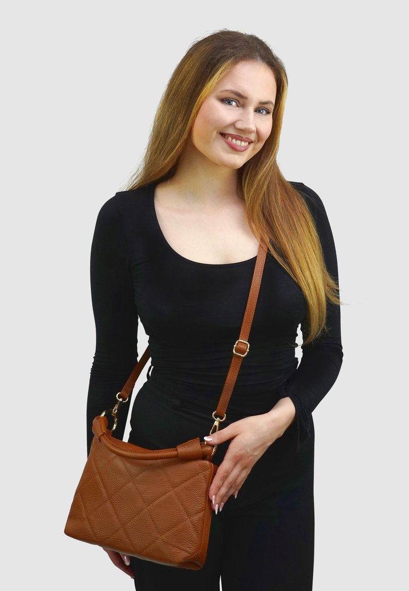 Harpa ADEA - Handbag - maple brown/cognac - Zalando