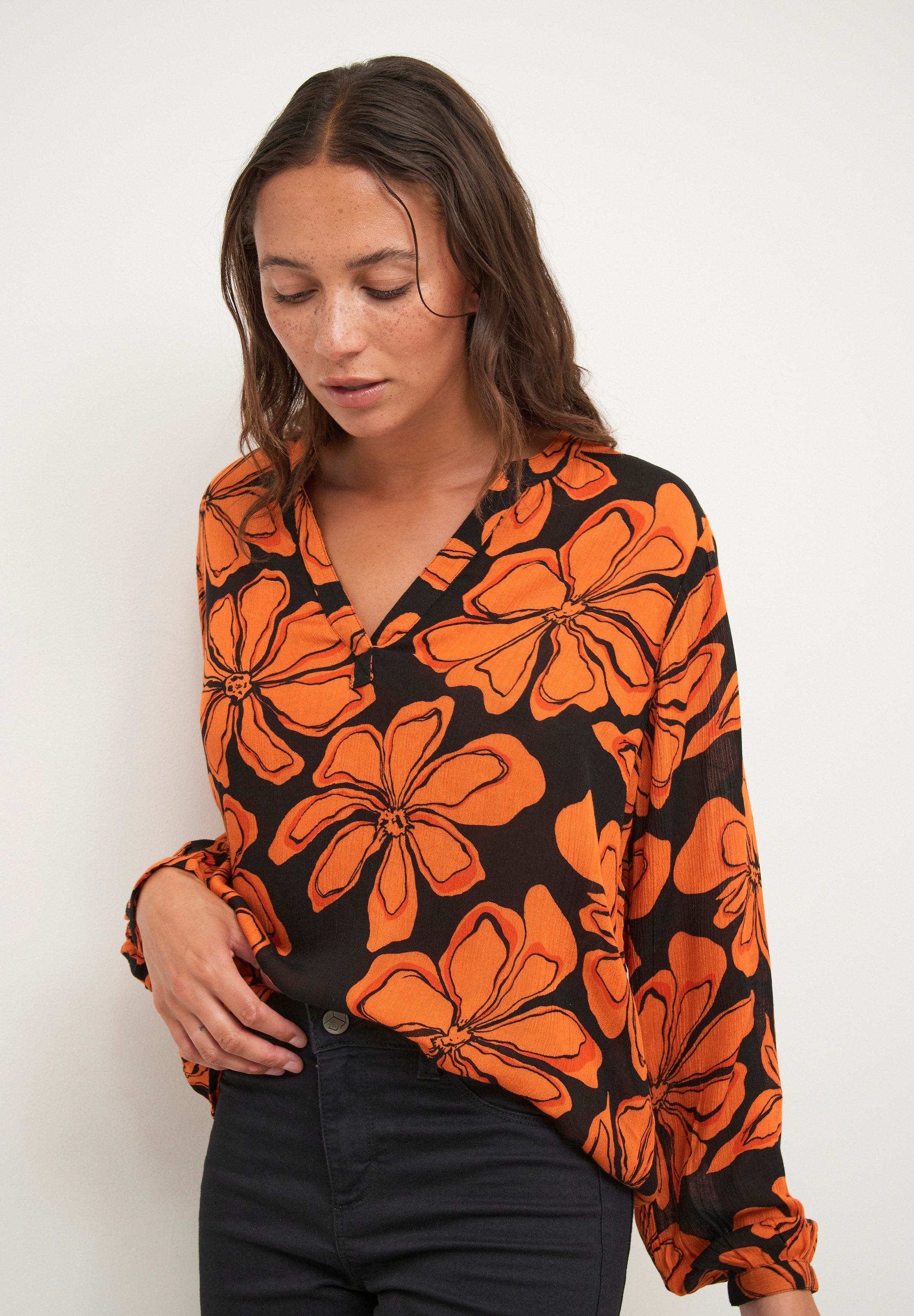 Kaffe KASELLA - Bluse - black harvest pumpkin flower/schwarz - Zalando.ch
