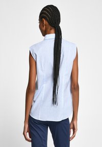 PETER HAHN Top - hellblau - Zalando.at