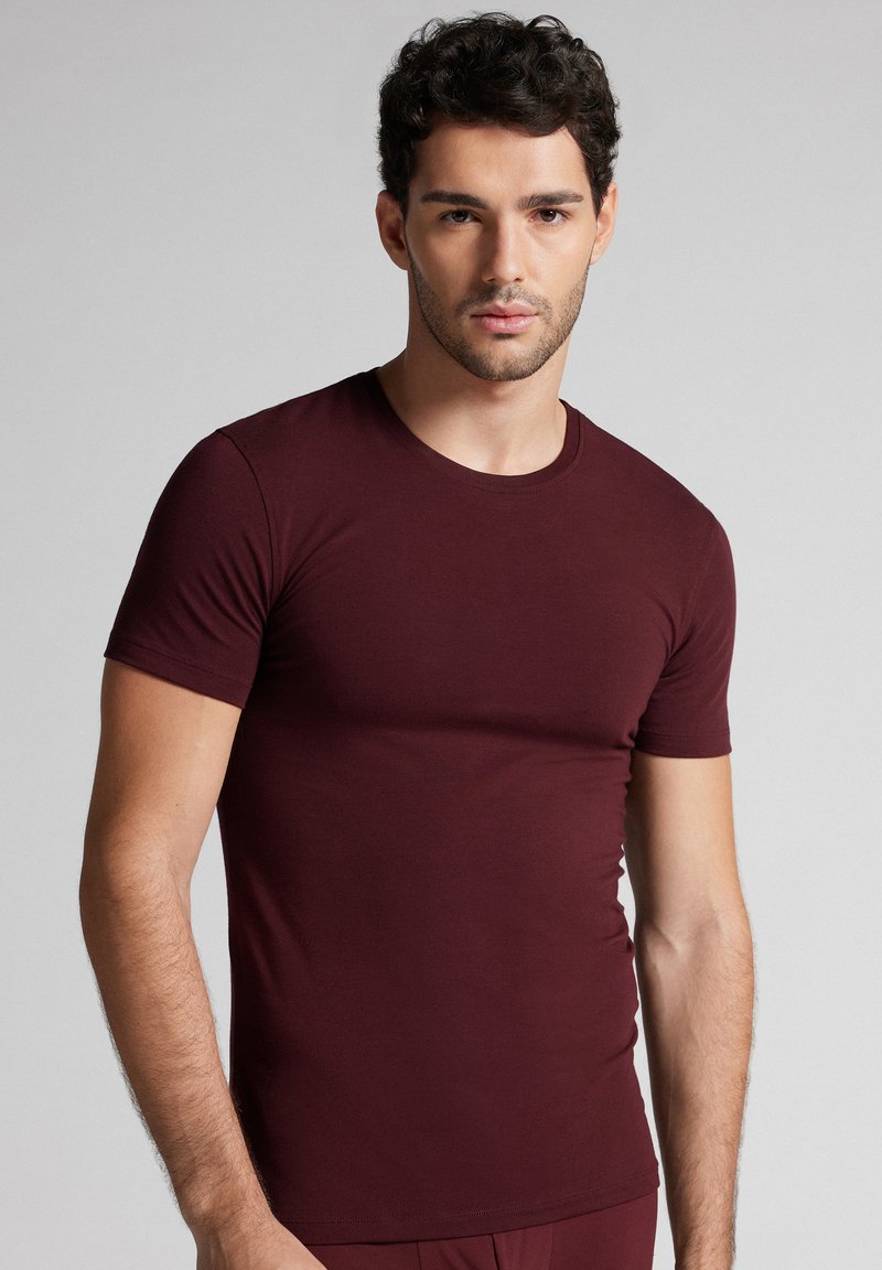 Intimissimi T-Shirt basic - bordeaux j burgundy/dunkelbraun - Zalando.de