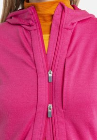 icebreaker MERINO QUANTUM III ZIP HOODIE - Sweatjacke - BRIGHT PINK ...