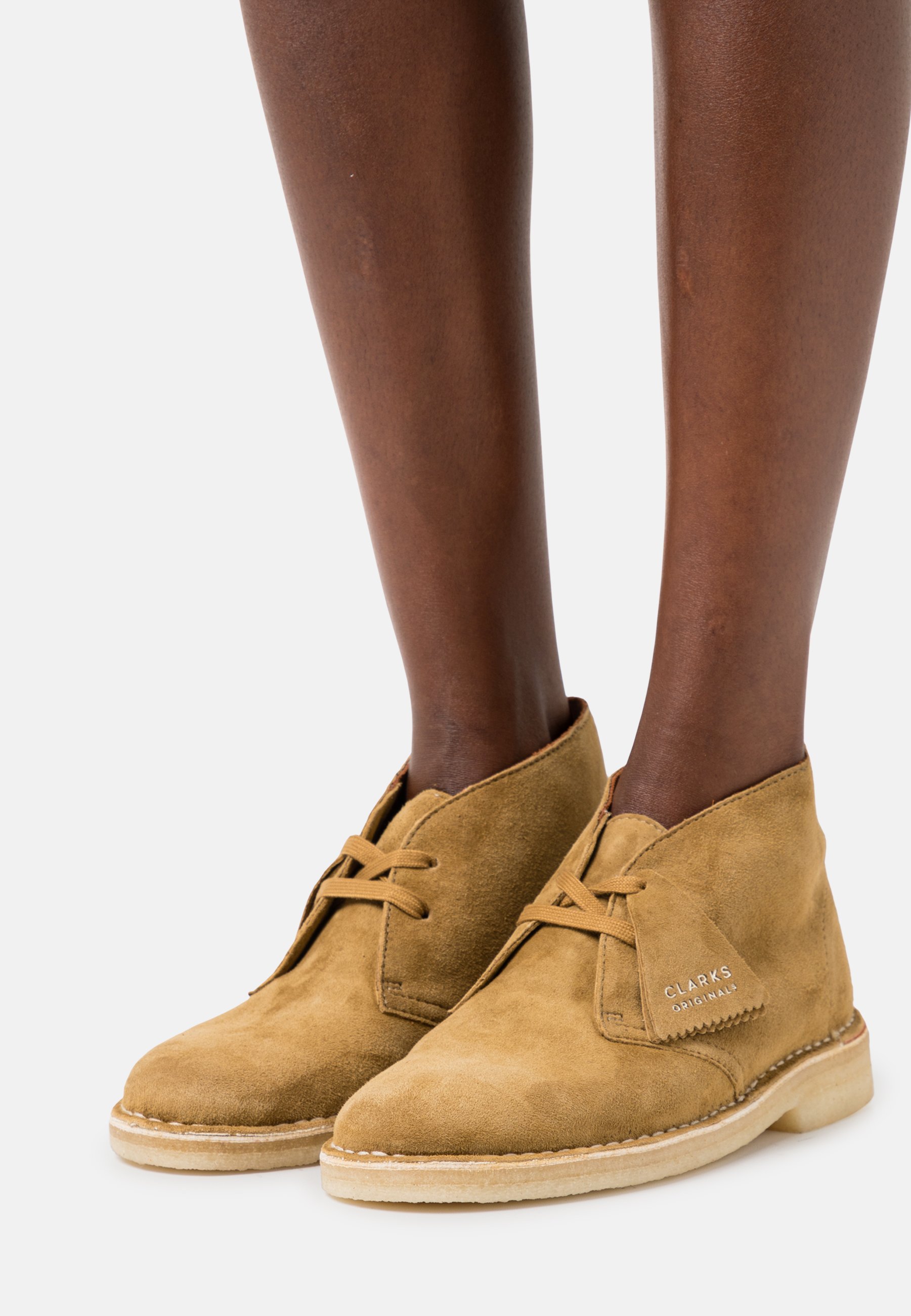 CLARKS ORIGINALS Desert Coal Boot Men Desert Boots Flannels, 41% OFF