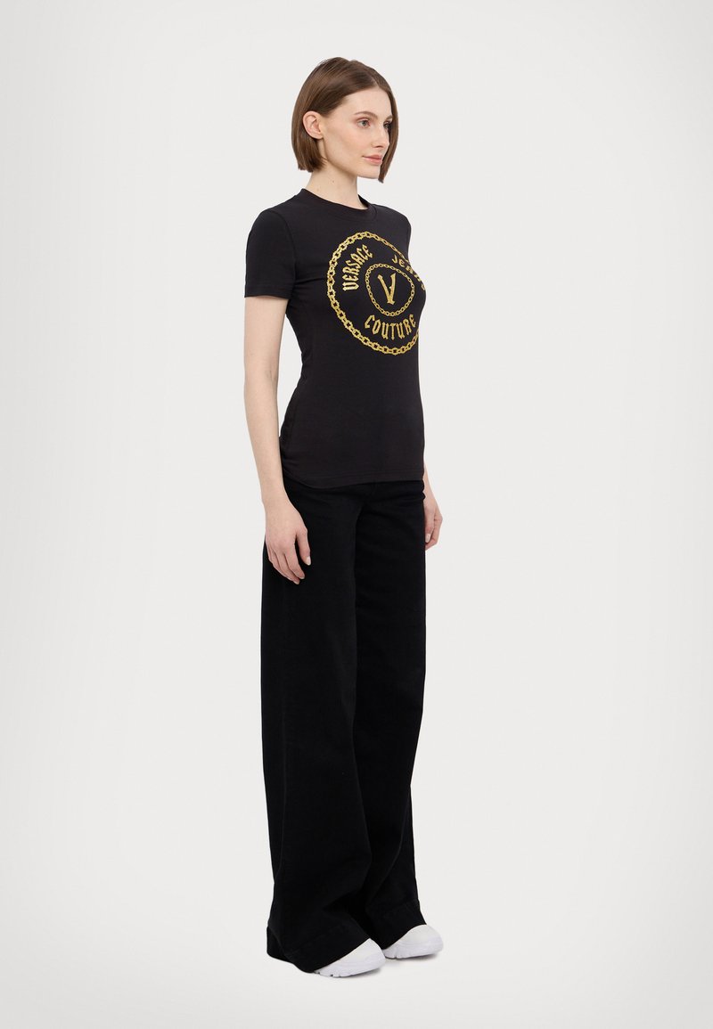 Versace Jeans Couture CHAIN - Tricou basic - black/gold/negru - Zalando.ro
