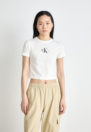 Calvin Klein Jeans HIGH NECK SHORT SLEEVE - T-shirt basique - ivory/blanc - ZALANDO.FR