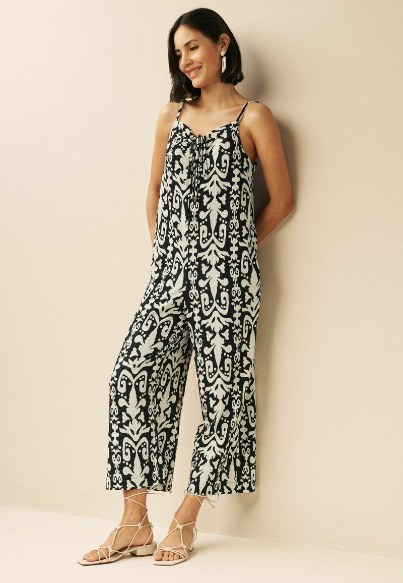Next STRAPPY CAMI JUMPSUIT - Jumpsuit - black neutral ikat/black - Zalando
