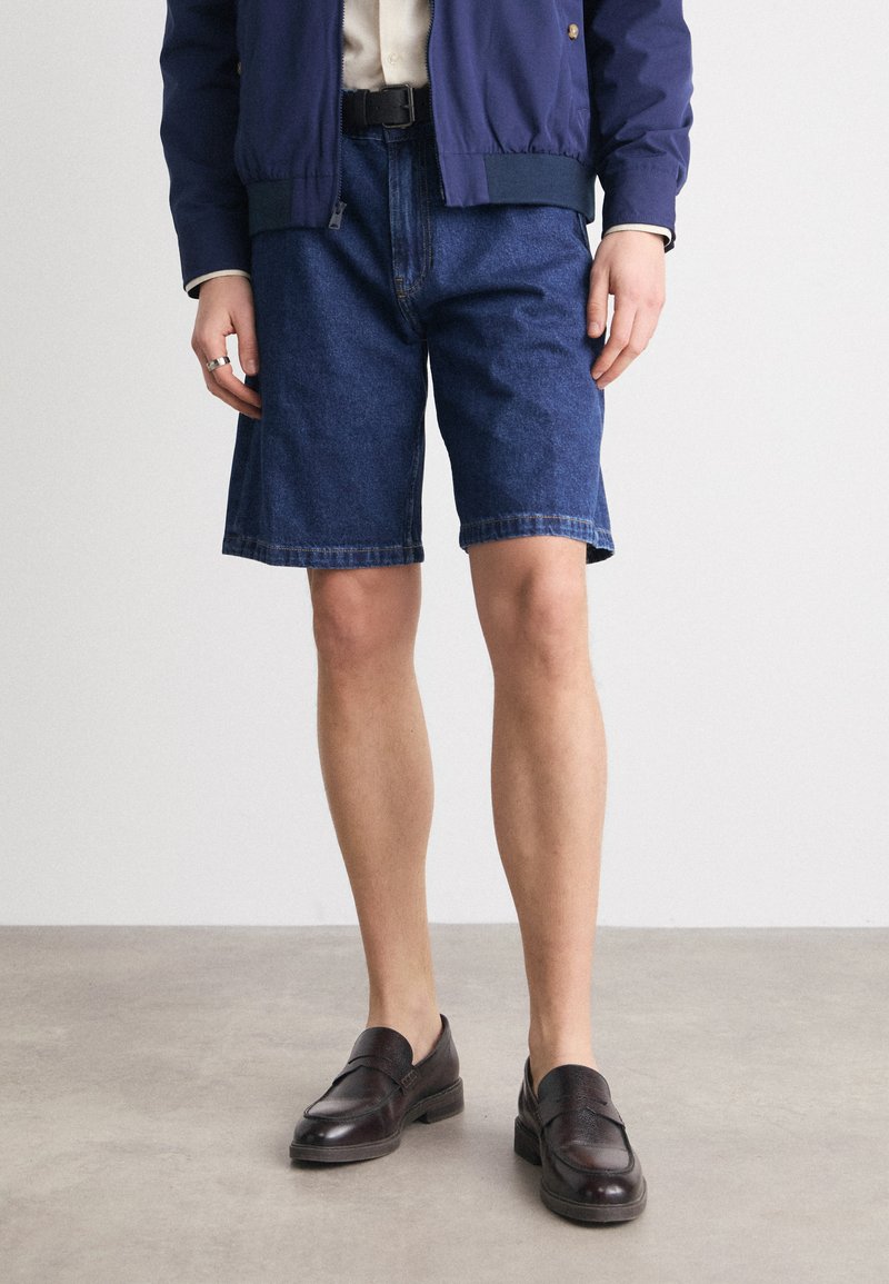 Calvin Klein Jeans TAILORED - Jeans Shorts - denim dark/dark-blue denim ...