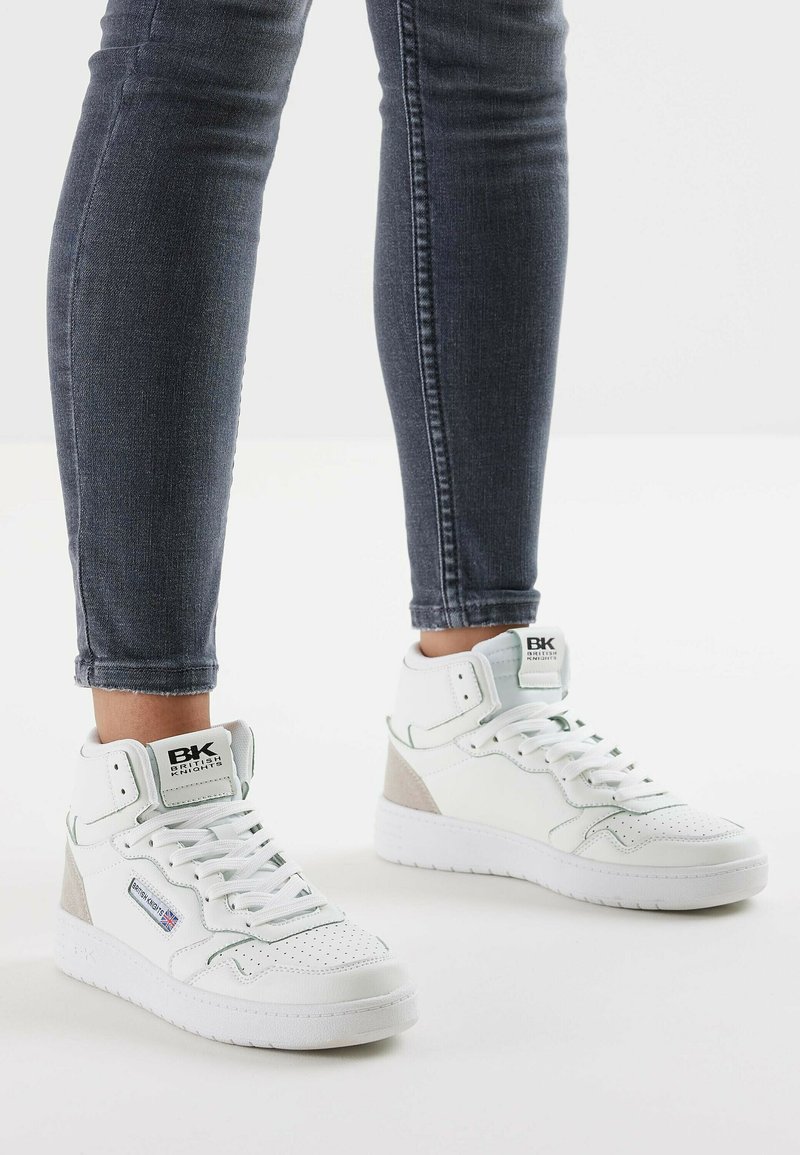 British Knights NOORS MID - High-top trainers - white beige soft pink ...