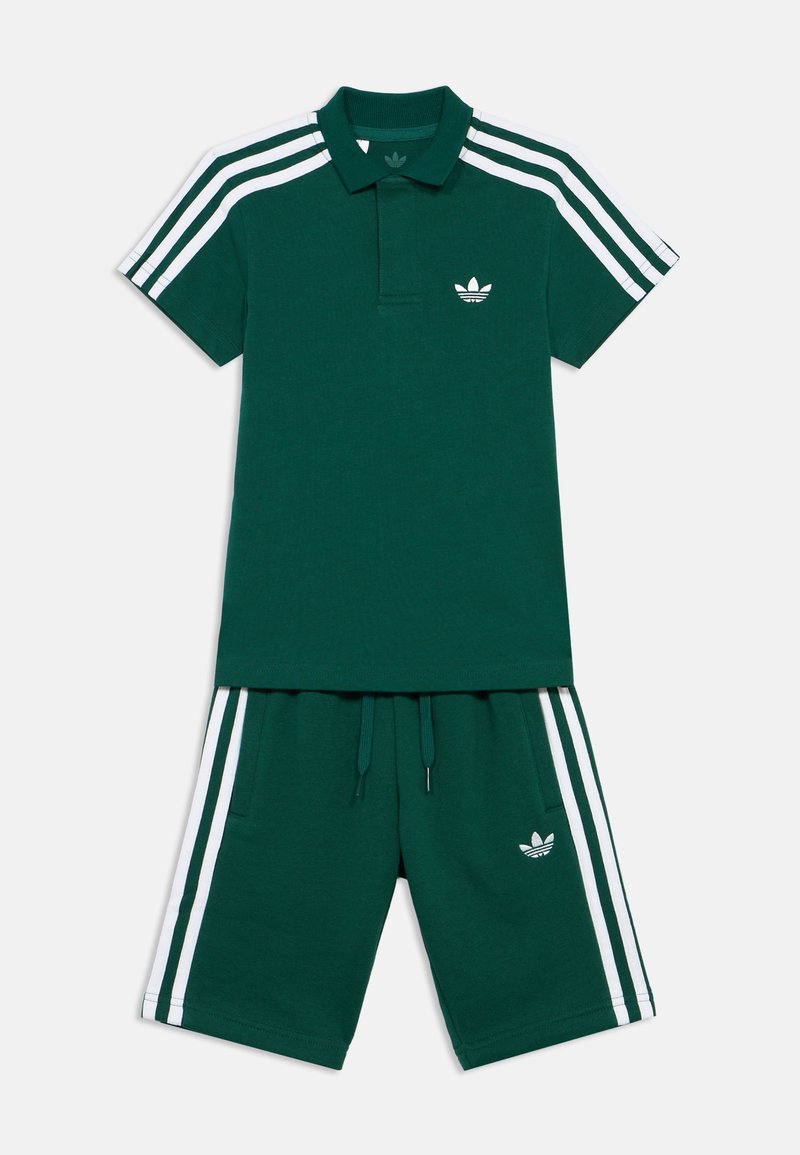 adidas Originals SET UNISEX - Szorty/ciemnozielony - Zalando.pl