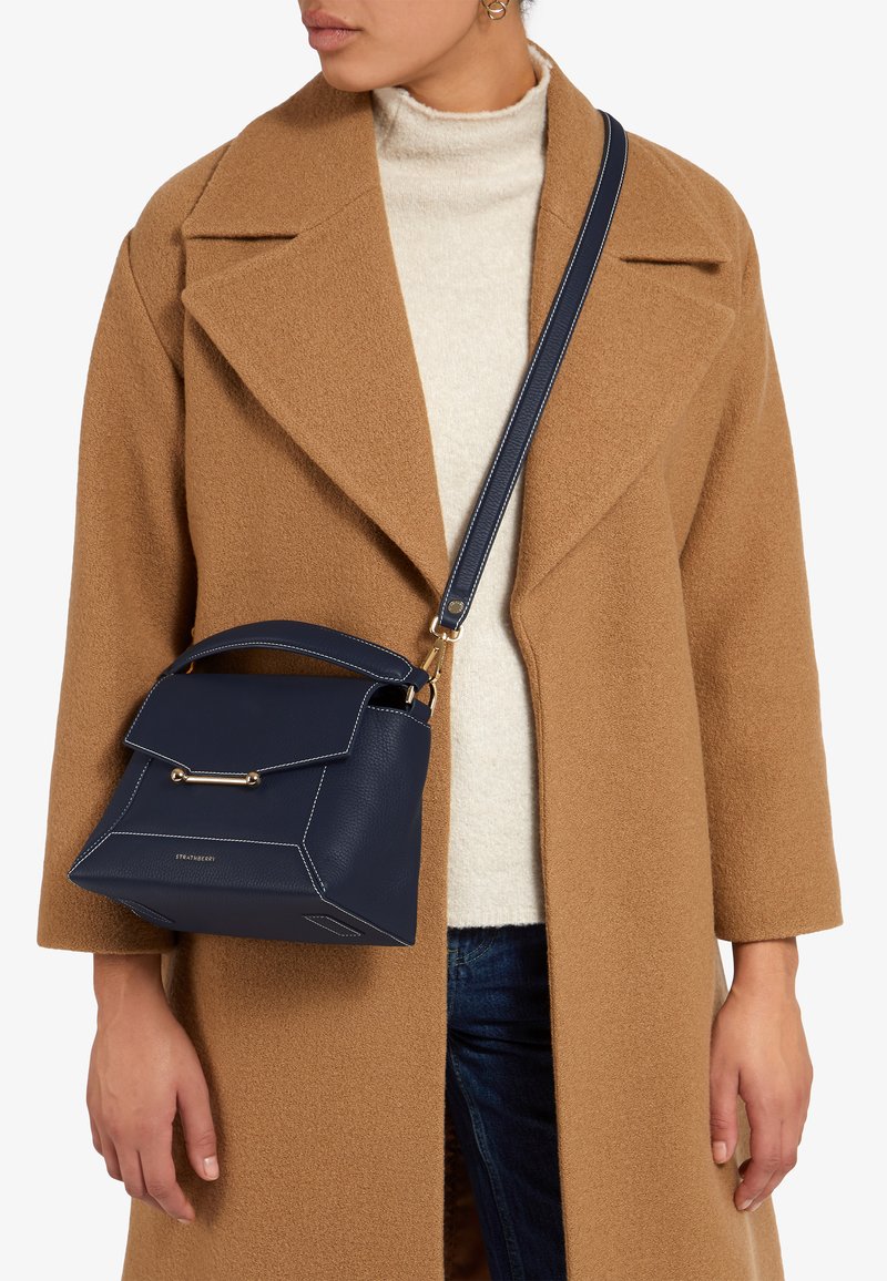 Strathberry MOSAIC - Sac à main - navy vanilla stitch/bleu marine ...