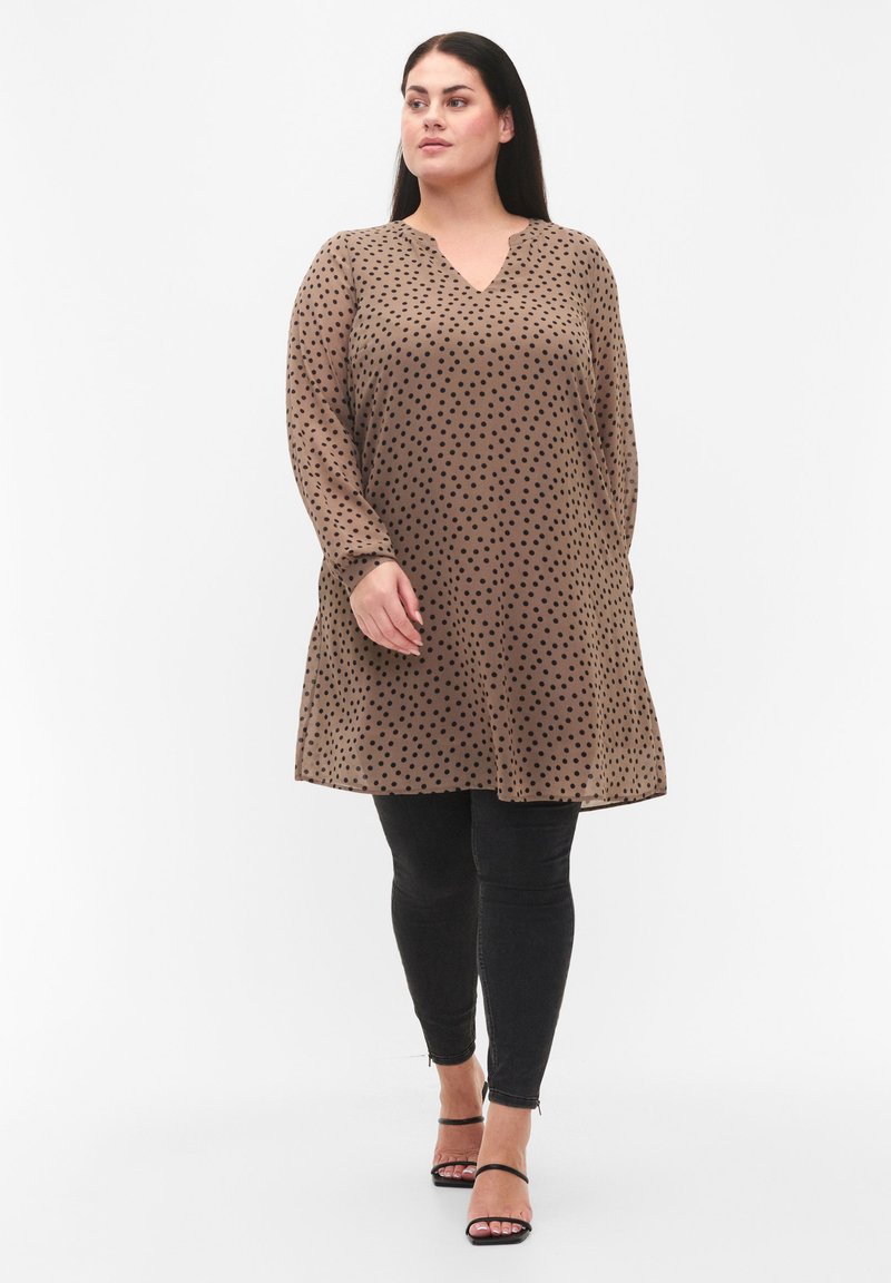 Zizzi LONG-SLEEVED WITH V-NECK - Day dress - dot/brown - Zalando.de