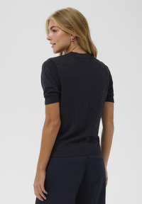 Saint Tropez OLINESZ SS - Nyomott mintás póló - night sky/sötétkék ...