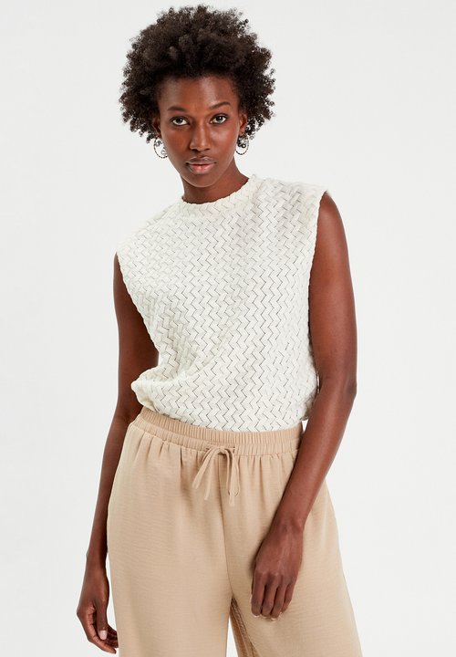 Witte Topjes voor dames online | Gratis verzending voor de meeste ...