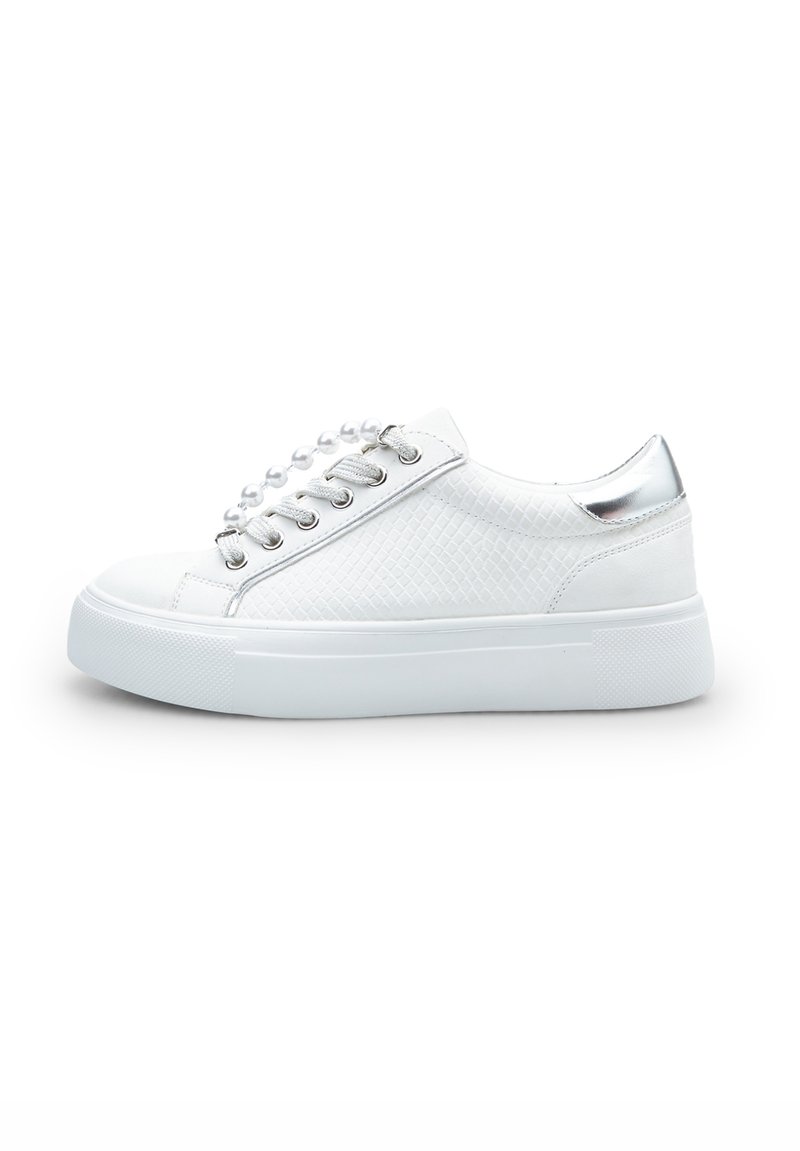Bata Matalavartiset tennarit - bianco/valkoinen - Zalando.fi