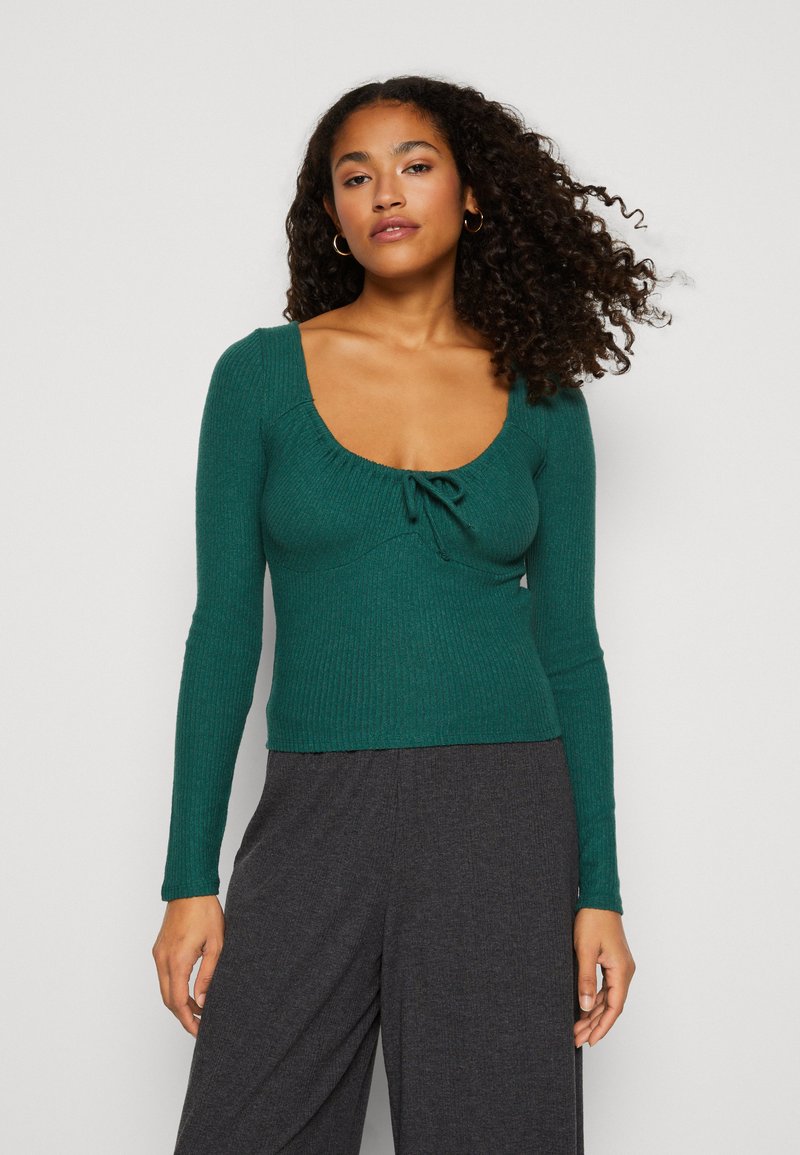 Hollister Co. COZY RUCHED BUST SEAMED WAIST - Trui - pine needle/groen ...