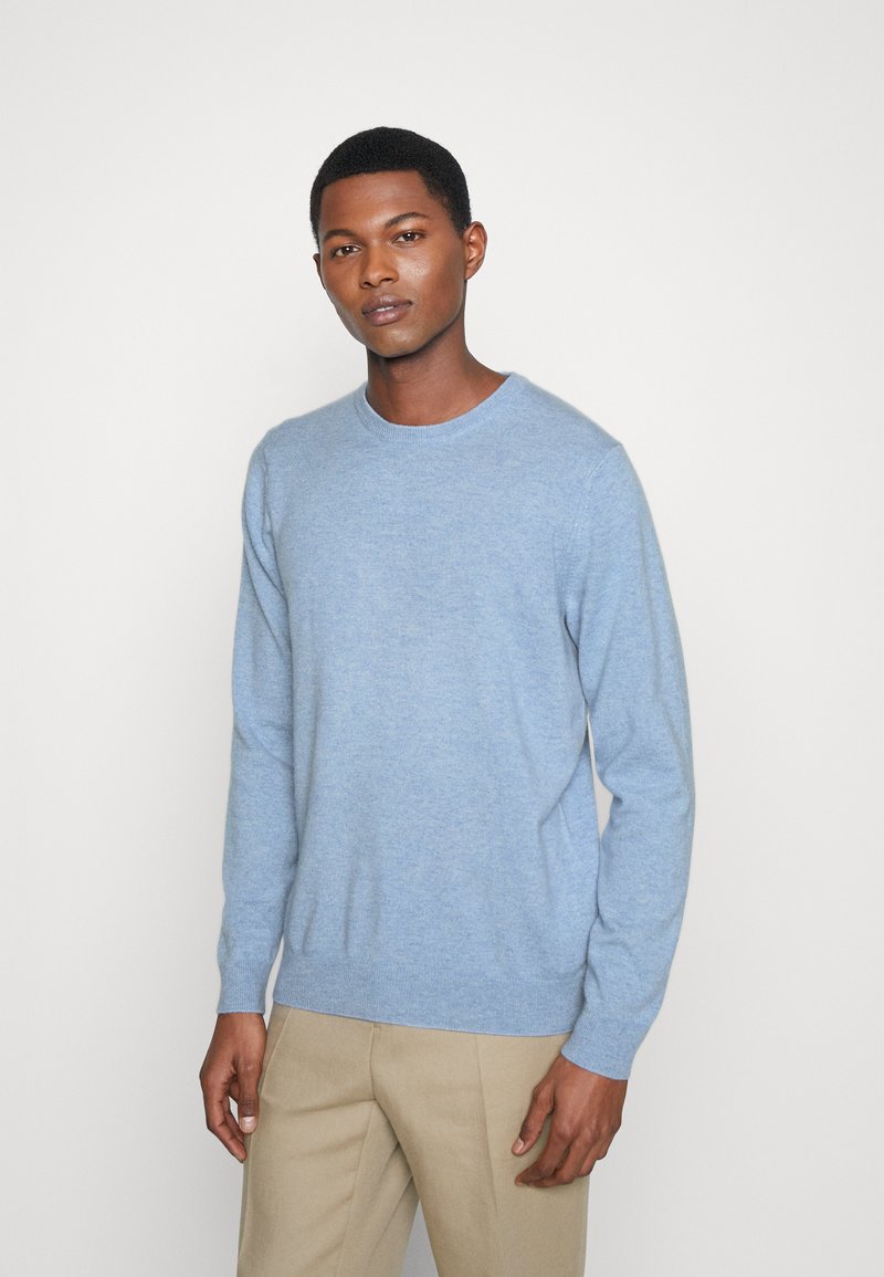Davida Cashmere MAN O NECK - Jersey de punto - dusty light blue/azul ...