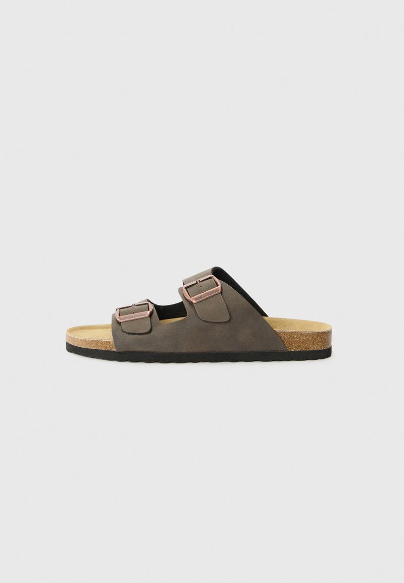 Pier One UNISEX - Mules - brown/brun - Zalando.no