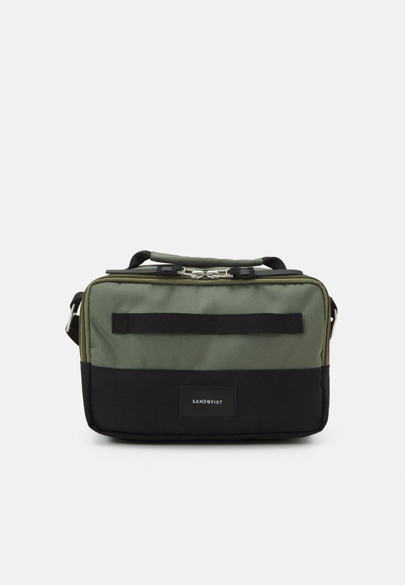 Sandqvist OLOF UNISEX - Umhängetasche - multi clover green/grün ...