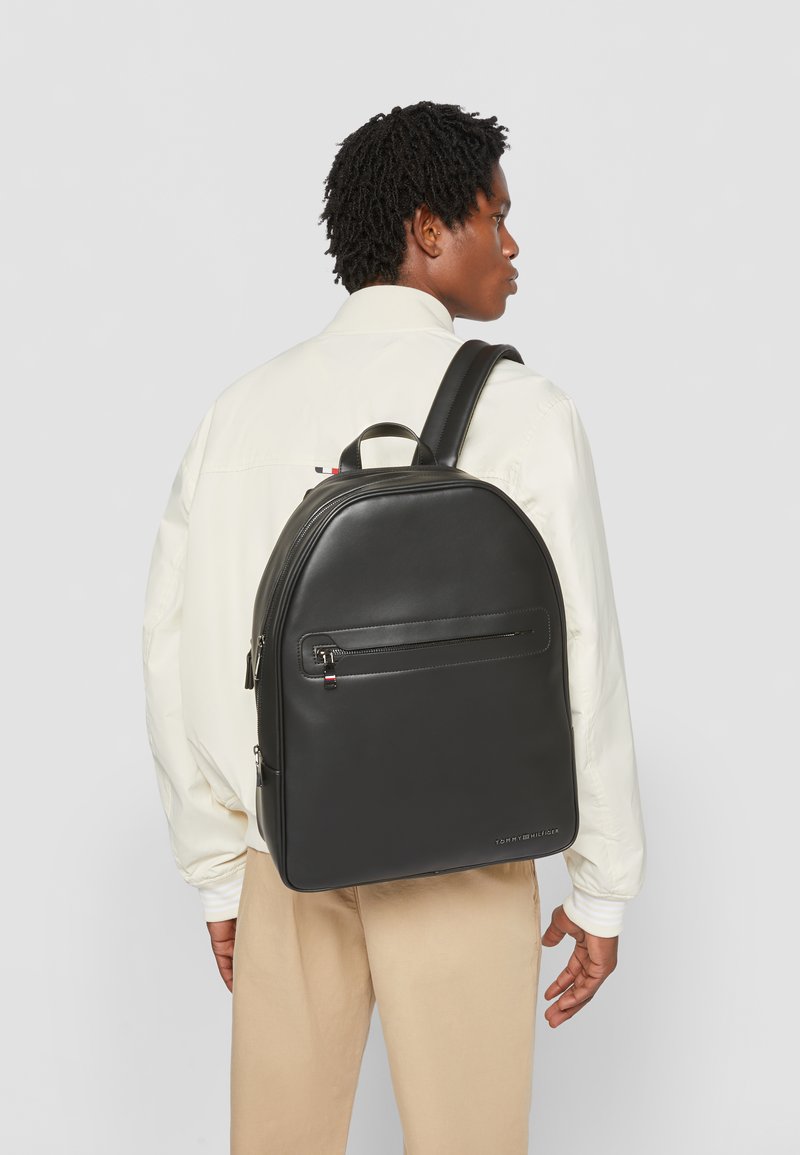 Tommy Hilfiger MODERN DOME BACKPACK - Rucksack - black - Zalando.ie