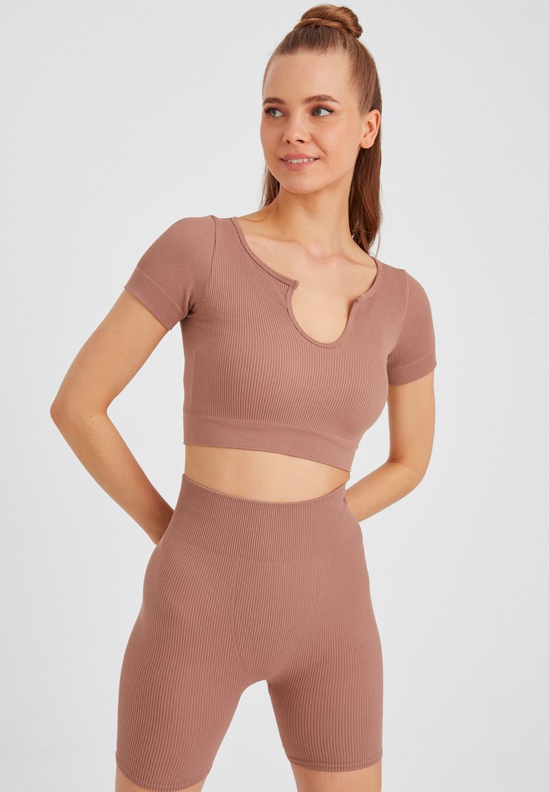 Leif Nelson FITNESS - Basic T-shirt - braun/brown - Zalando.ie