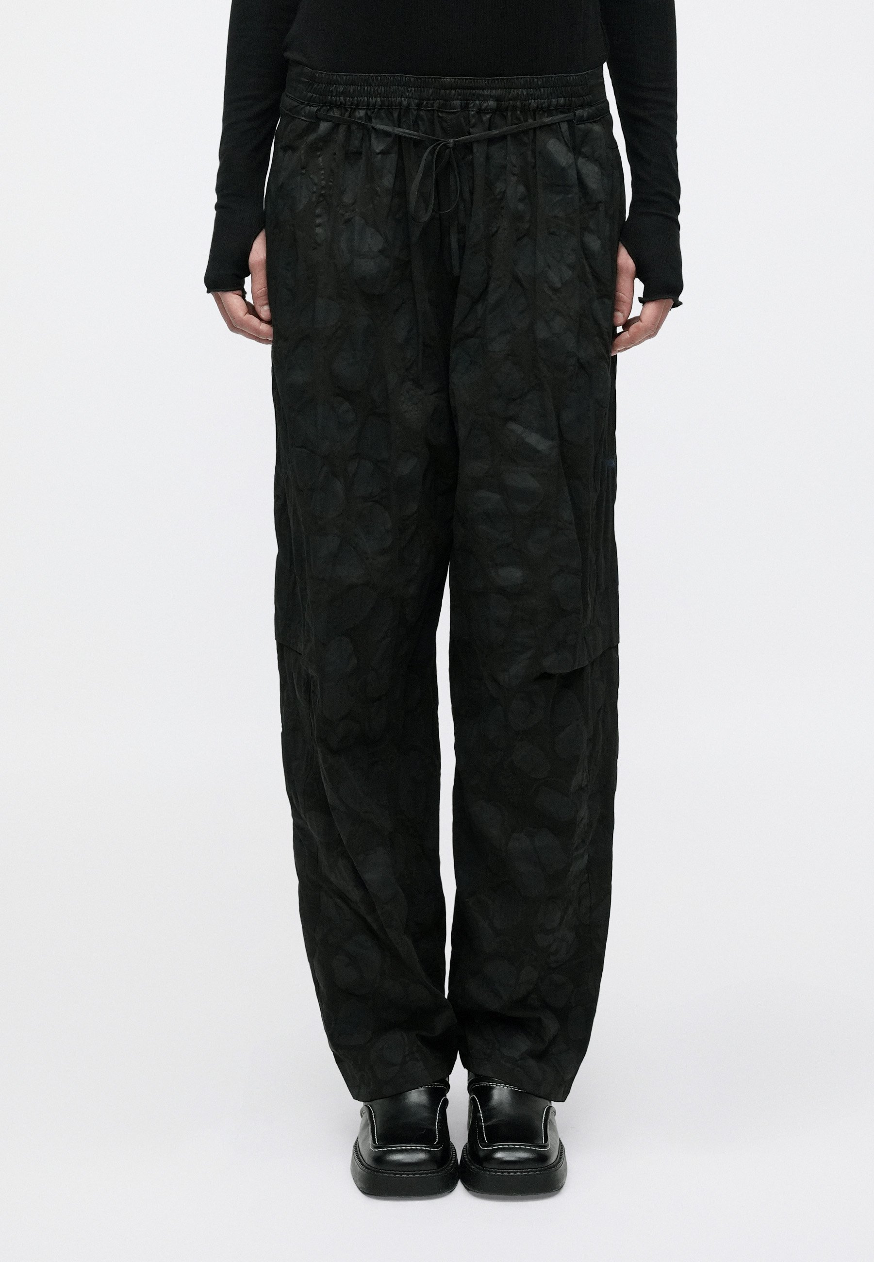 Henrik Vibskov DRAWSTRING PANTS - Stoffhose - black/schwarz - Zalando.ch