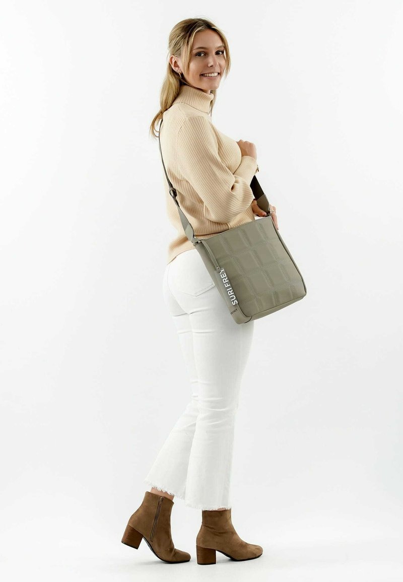 SURI FREY SFY BOBBY - Umhängetasche - taupe/hellbraun - Zalando.ch
