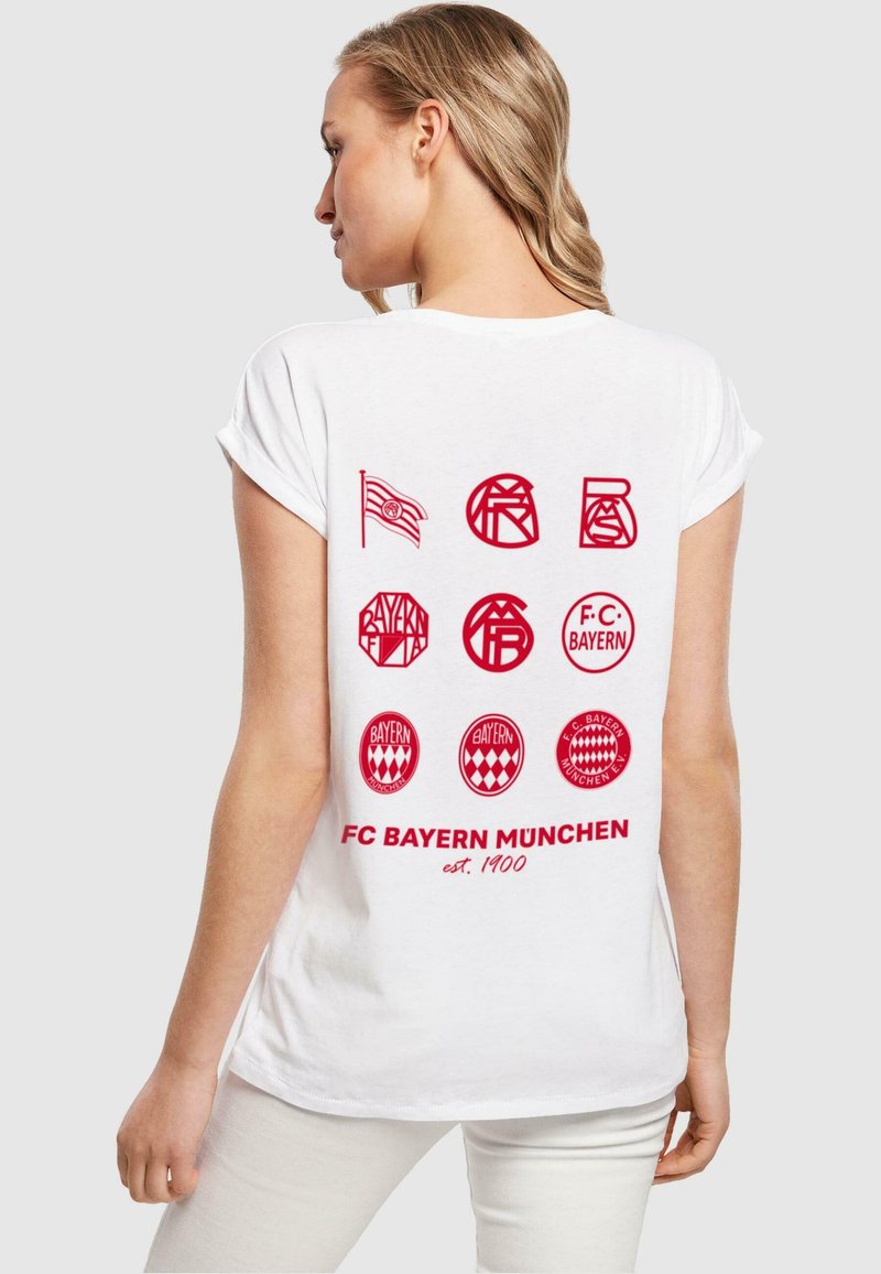 FC Bayern München LOGO HISTORY EXTENDED SHOULDER TEE - Print T-shirt ...