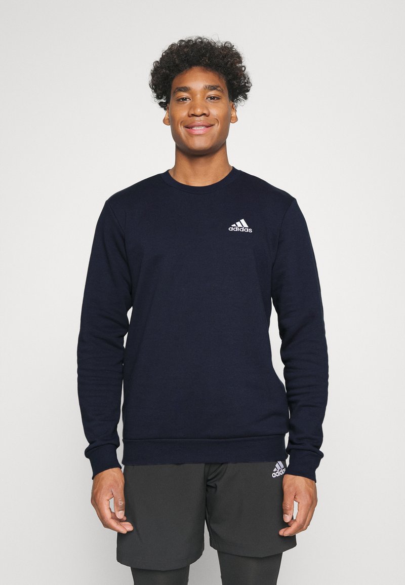 adidas Sportswear FEEL COZY ESSENTIALS FLEECE - Mikina - legend ink ...