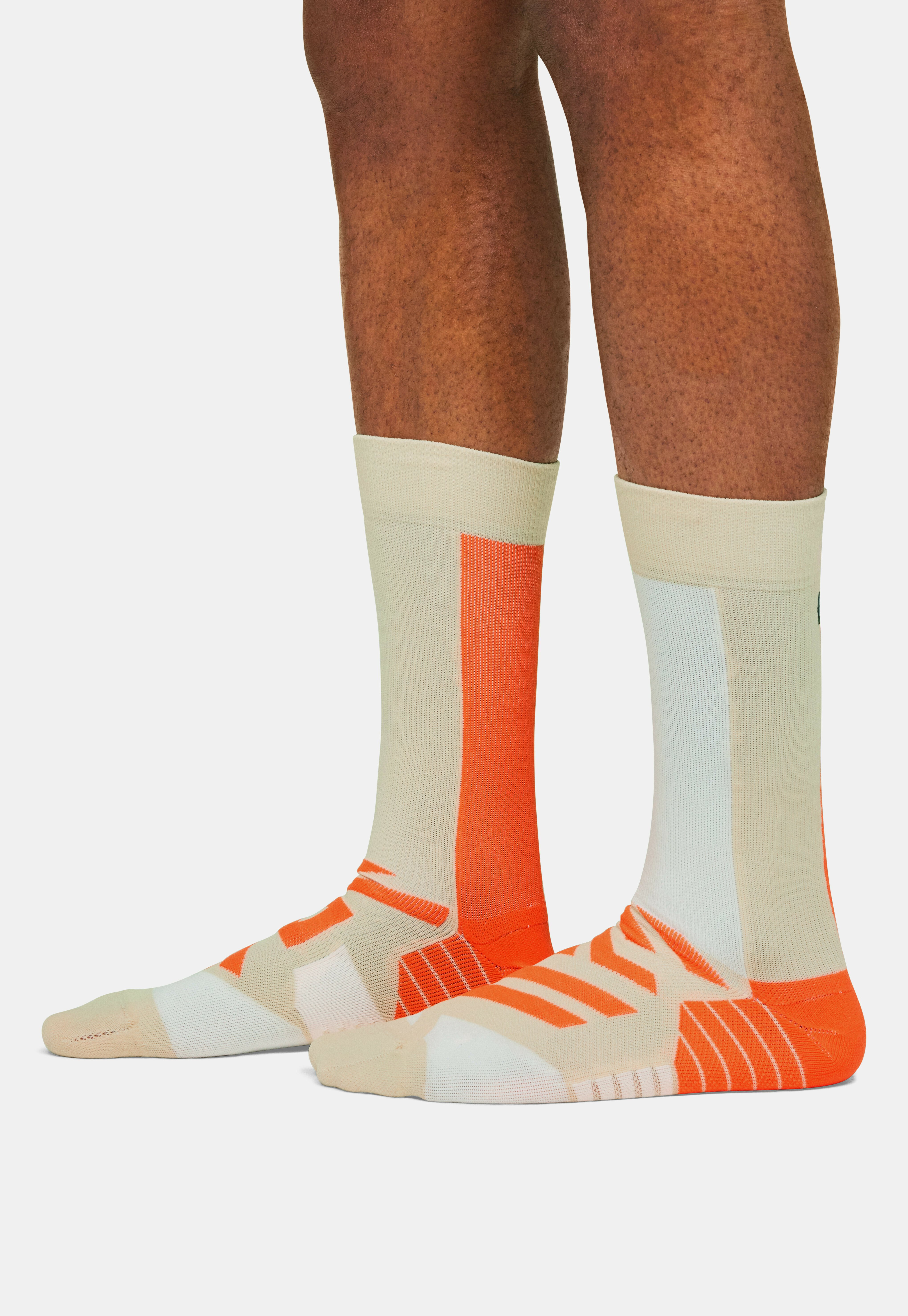 On PERFORMANCE HIGH SPORTS SOCKS Sports socks haze flame beige Zalando.ie