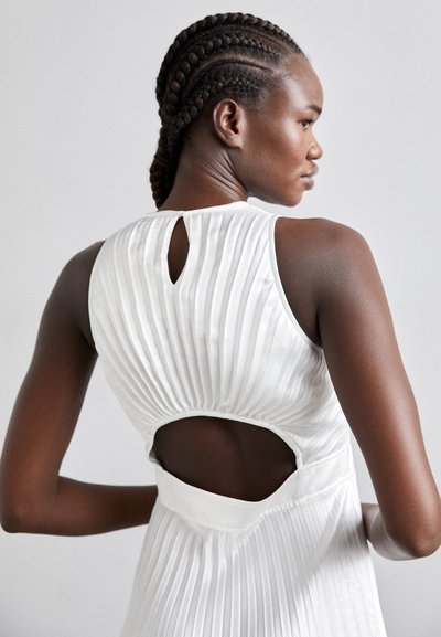Sandro Jolie Cocktailkleid Festliches Kleid Ecru Offwhite Zalando De
