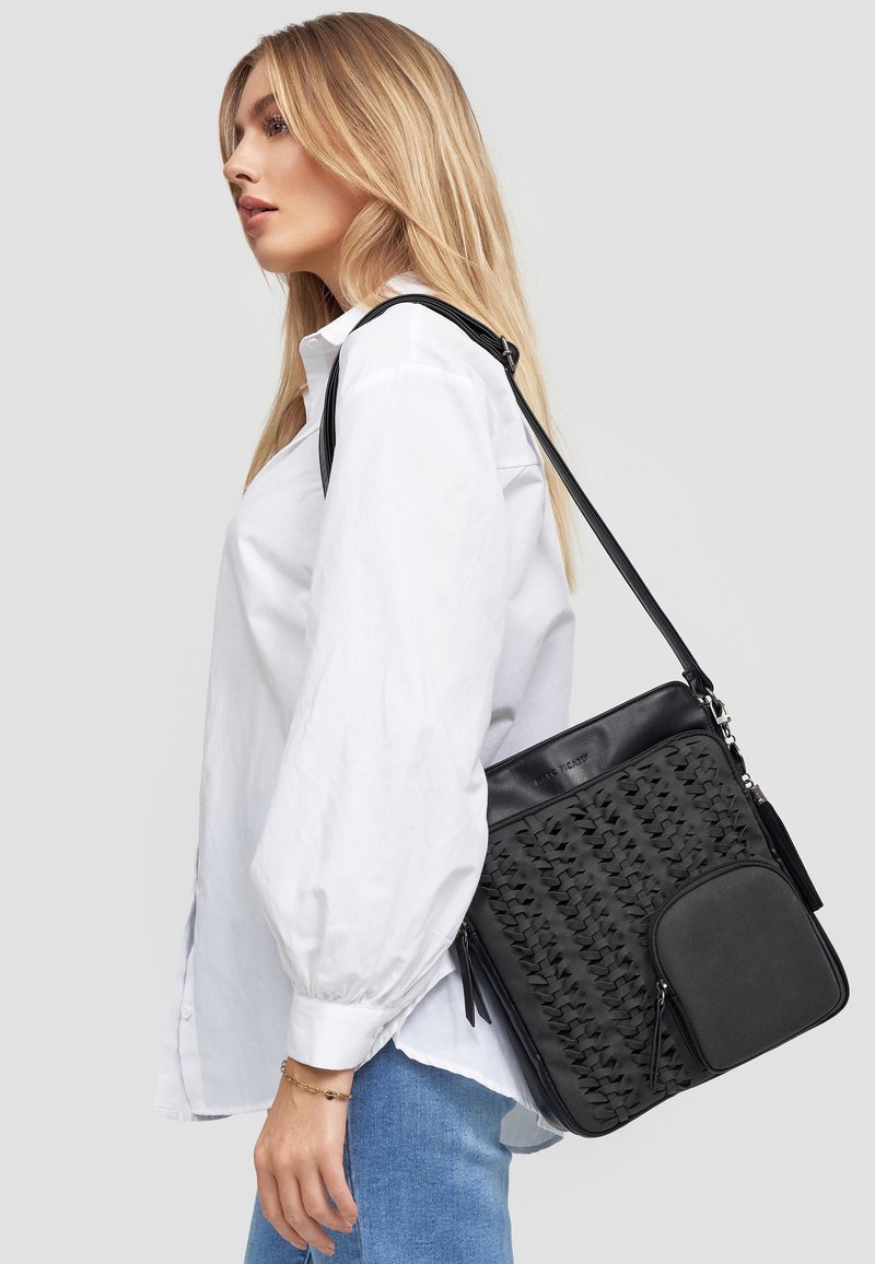 Marc Picard AUFGESETZTE - Across body bag - schwarz/black - Zalando.ie