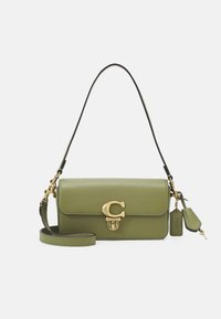 COACH GLOVETANNED STUDIO BAGUETTE BAG - Skuldertasker - moss/lysegrøn ...