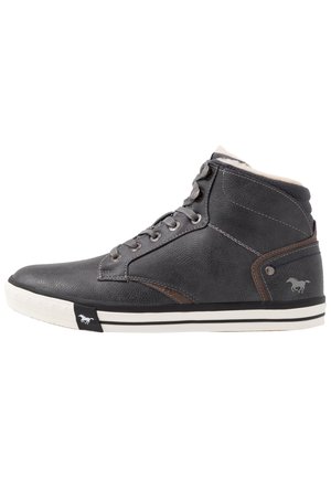 Mustang | Mustang Shoes & Jeans Online | ZALANDO.CO.UK
