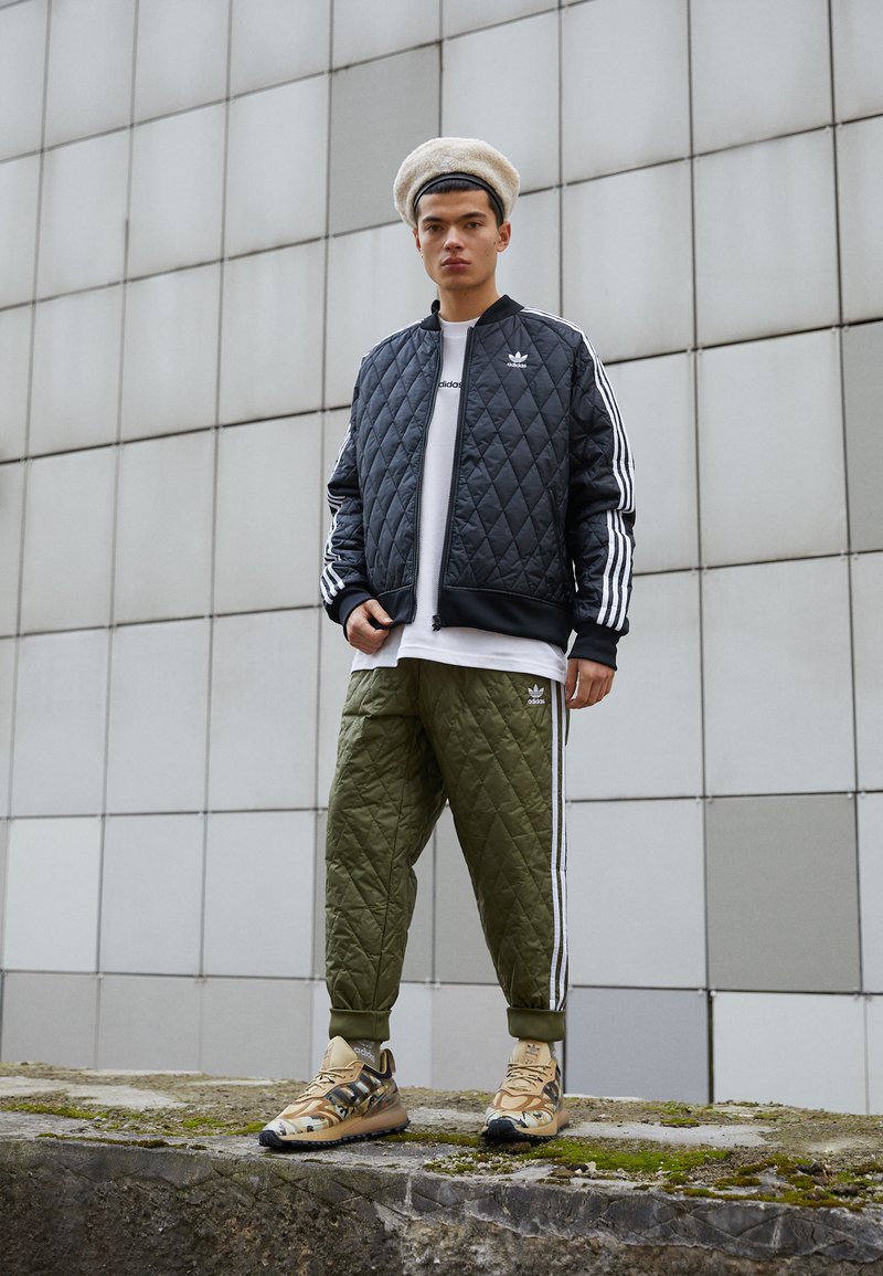 adidas Originals Tracksuit bottoms - focus olive/olive - Zalando.co.uk