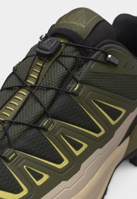 Salomon X ULTRA 360 EDGE GTX - Vaelluskengät - peat/olive night/endive ...