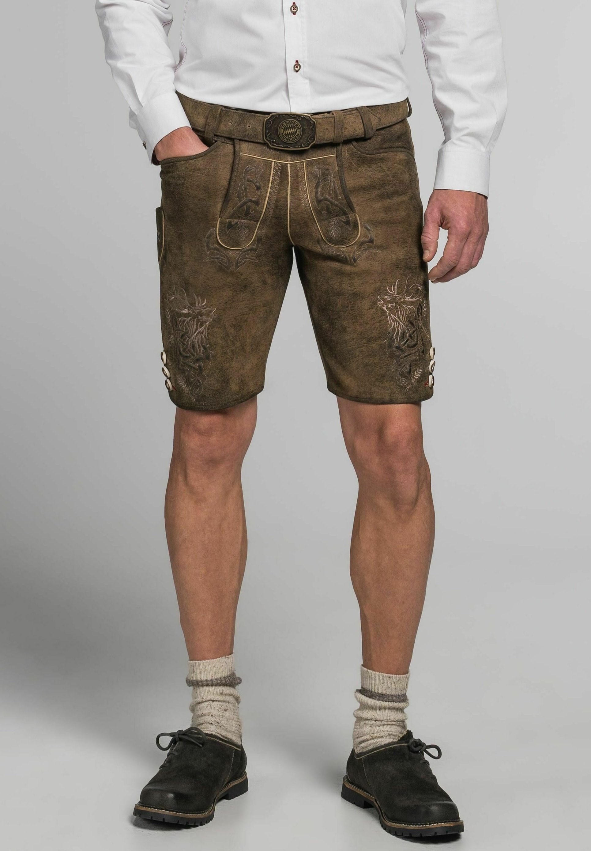 Verwischen Plötzlicher Abstieg Leber lederhose und sneaker Orchester ...